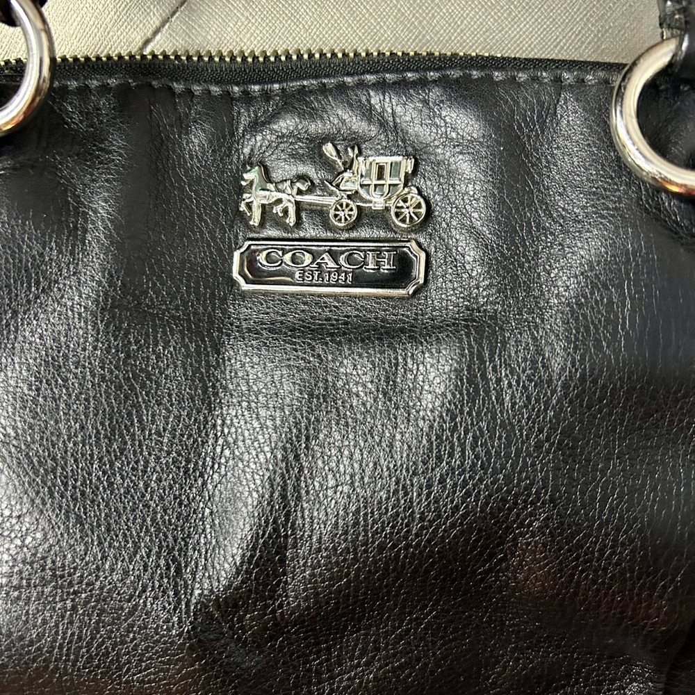 *Authentic* Coach Madison Lindsay Leather: Silver/B - Gem